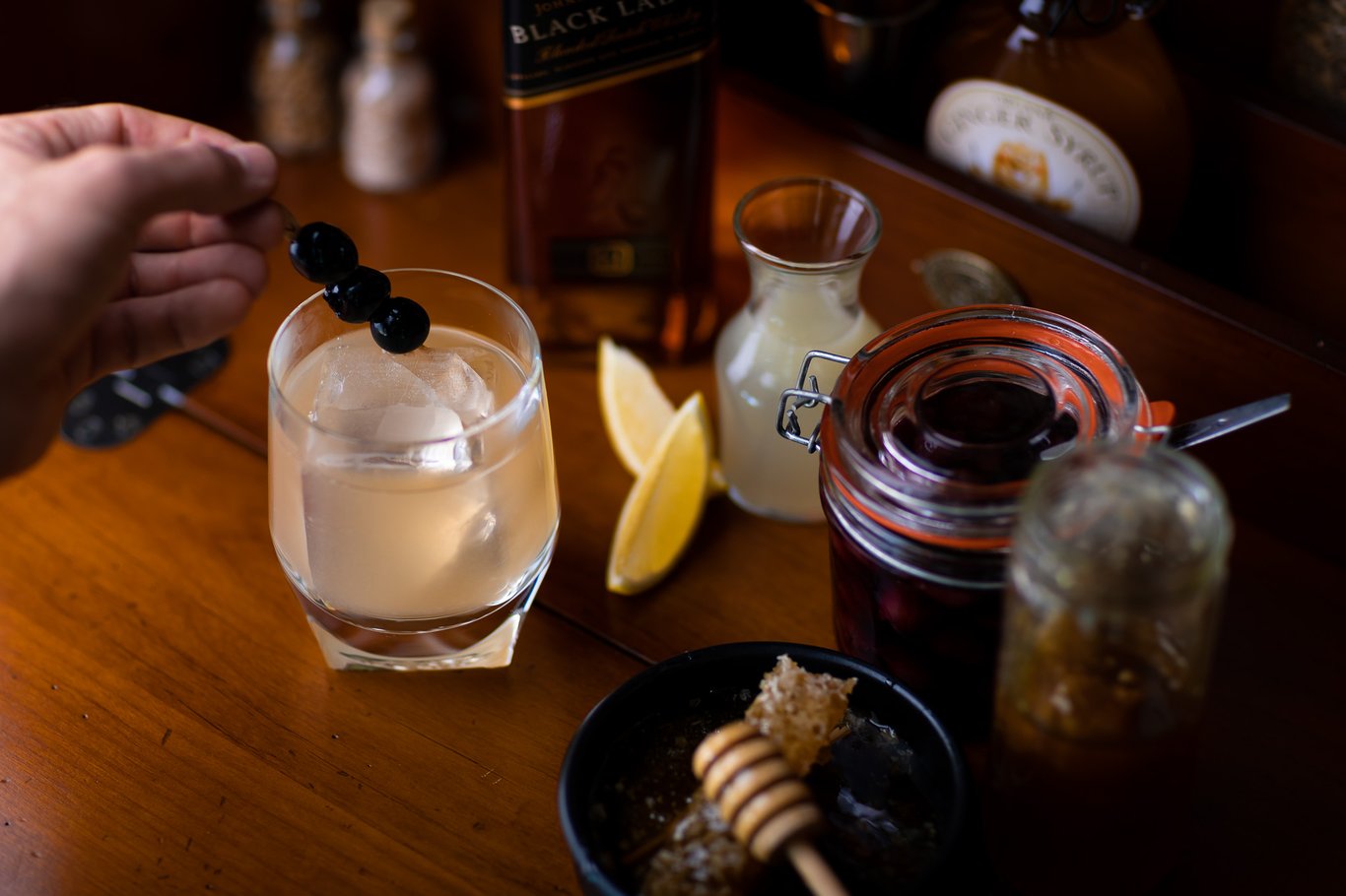 Buy Cocktail Porter Whisky Box 4 Ways Online @Lowest Price